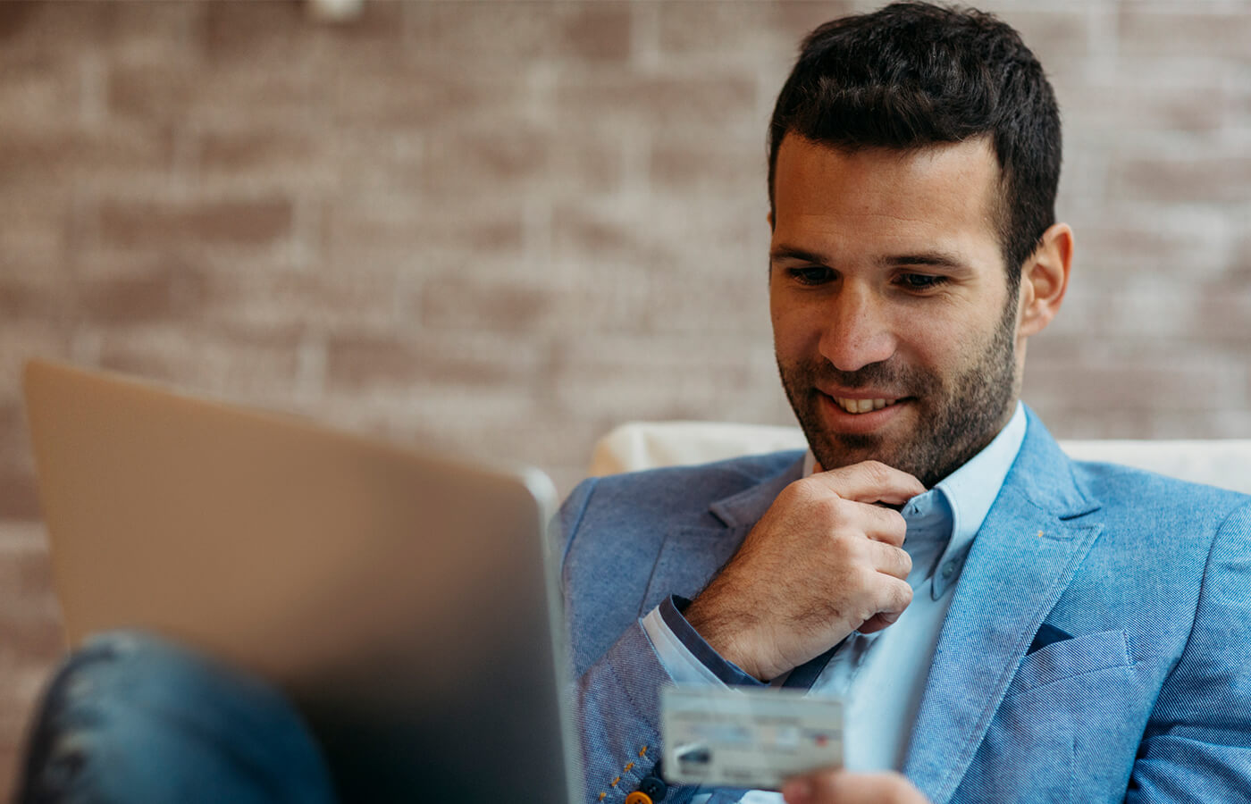 Real Estate Agent vs. Broker: What's the Difference? - Experian