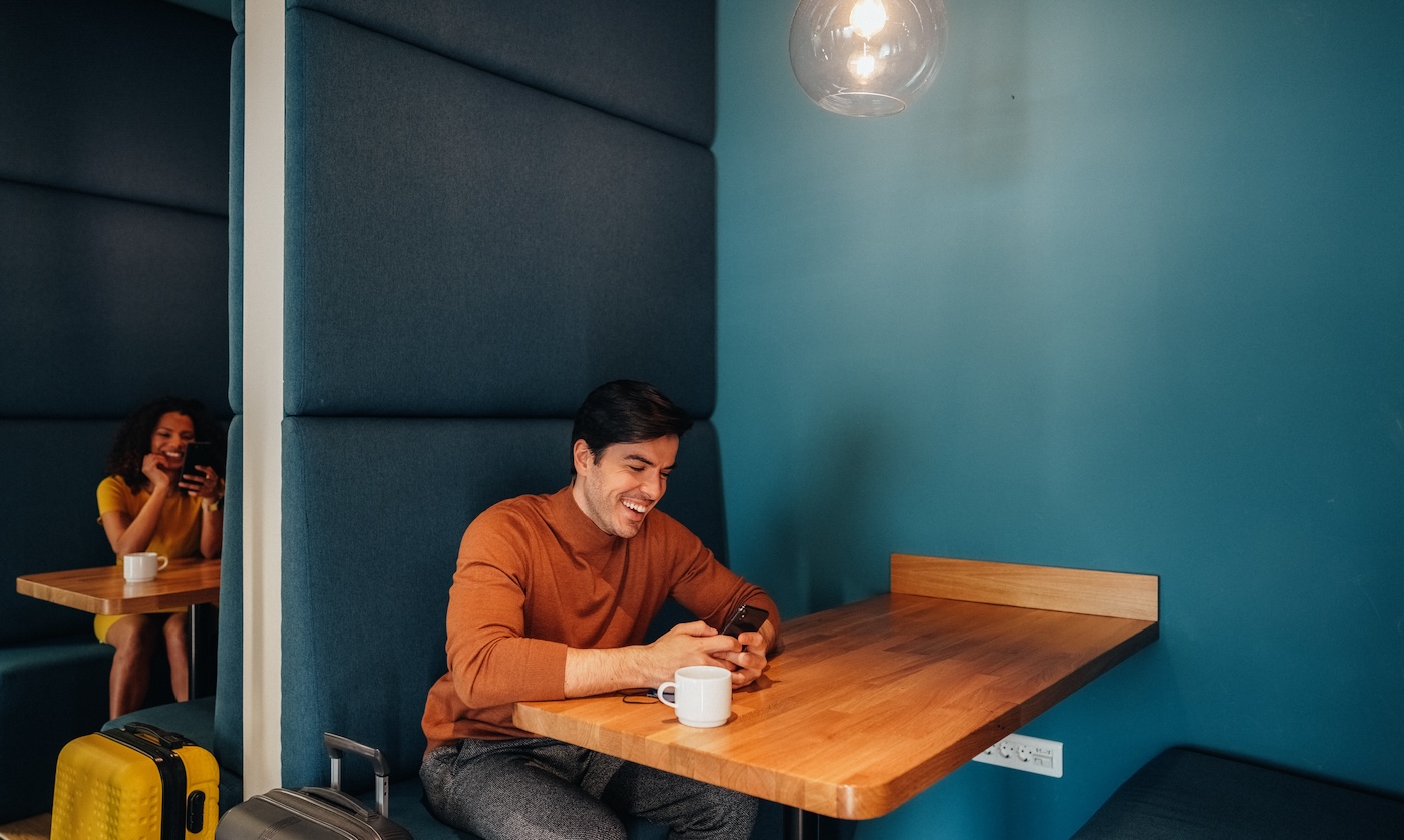 How Does Credit Card Lounge Access Work? - Experian