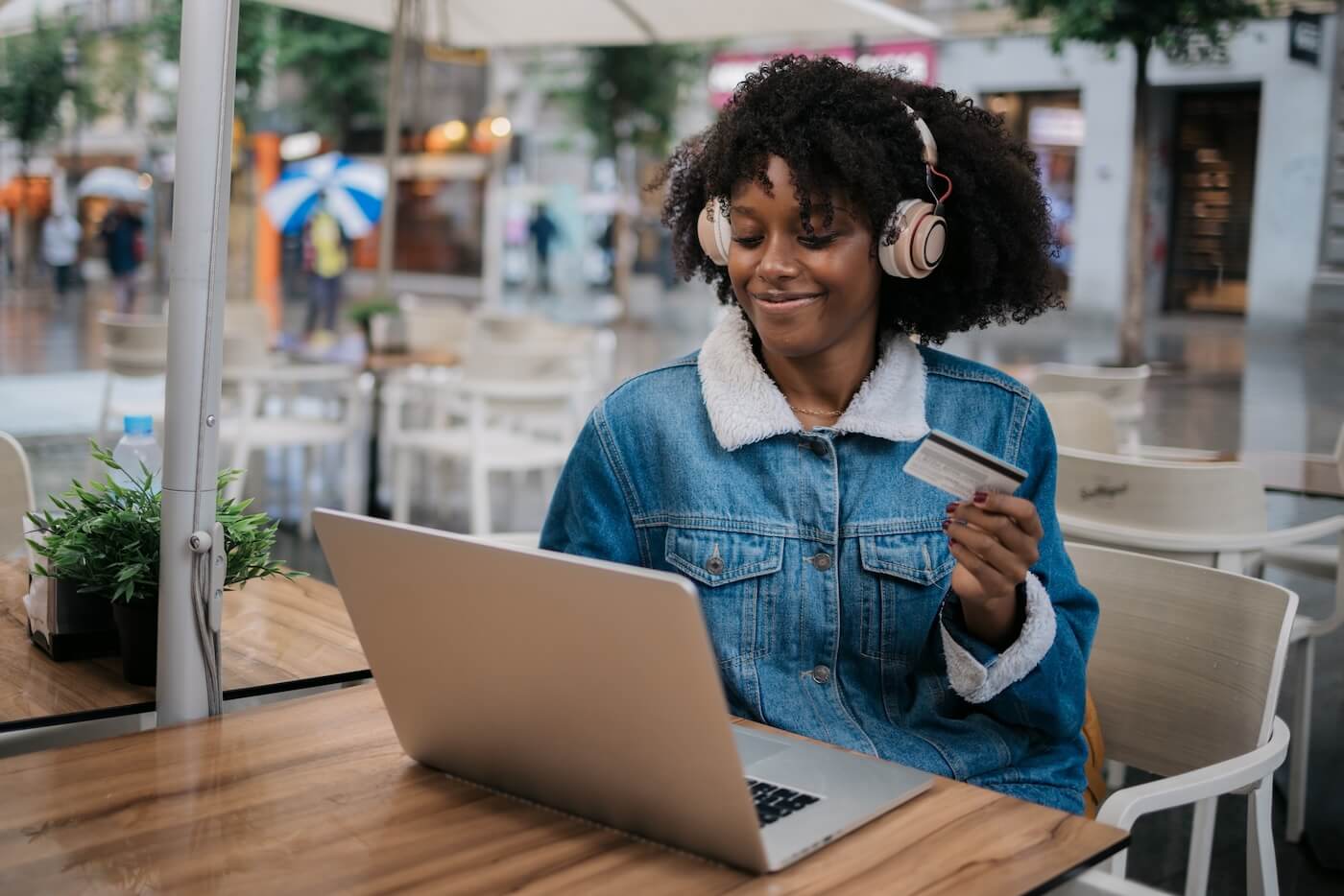 An Essential Guide to Your First Credit Card
