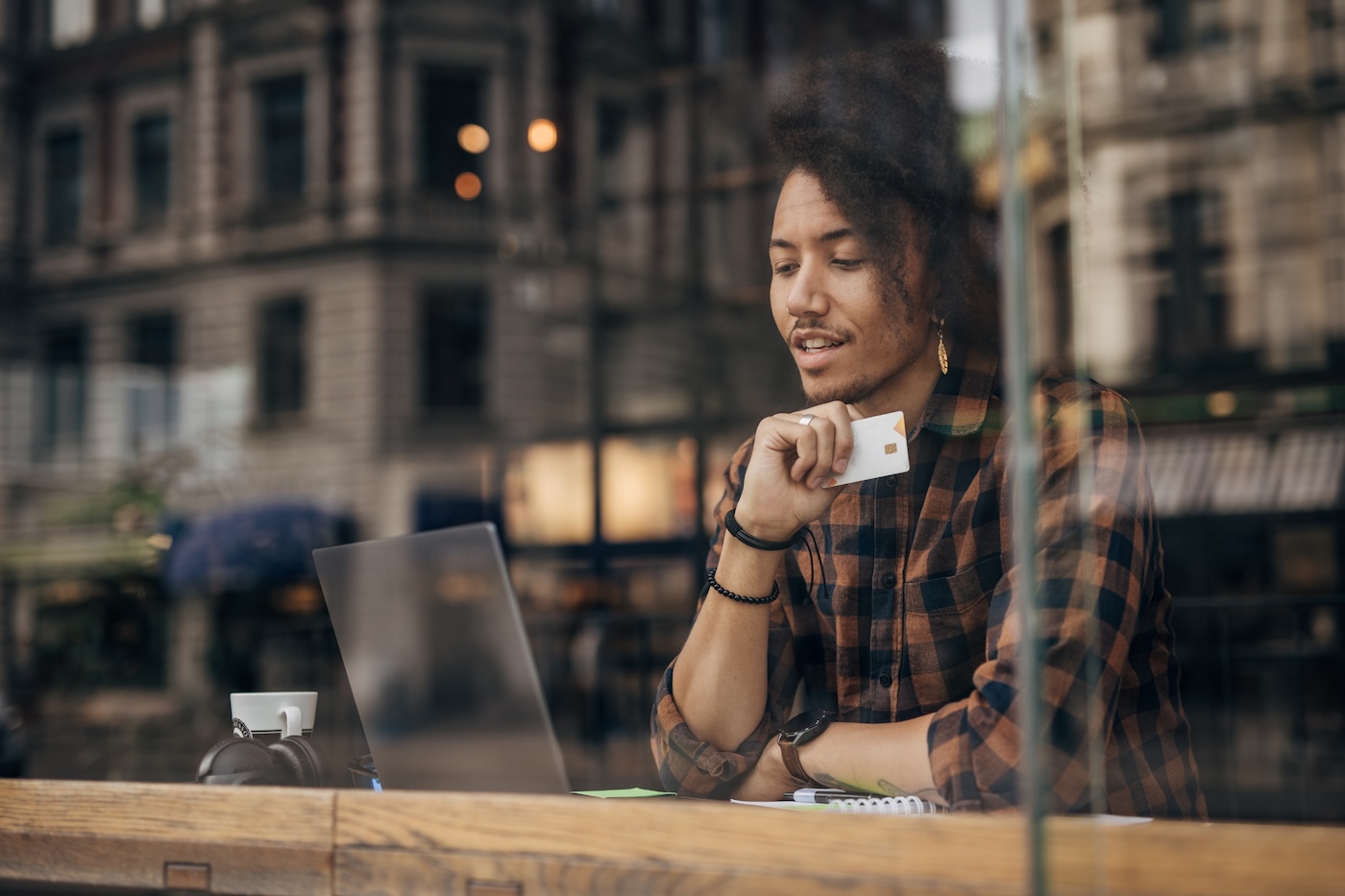 What Does No Preset Spending Limit Mean for a Credit Card? - Experian